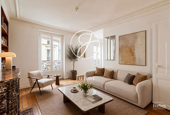 Appartement 3 pièces à Paris 18ème, Barbès, Château Rouge, à vendre