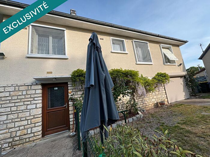 Maison 5 pièces à Saint-Hilaire-en-Lignières, à vendre