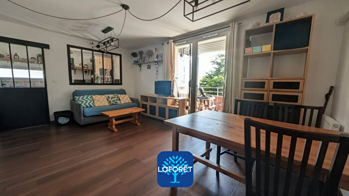 Appartement à vendre - Vénissieux, Pasteur - 3 pièces - 2 chambres