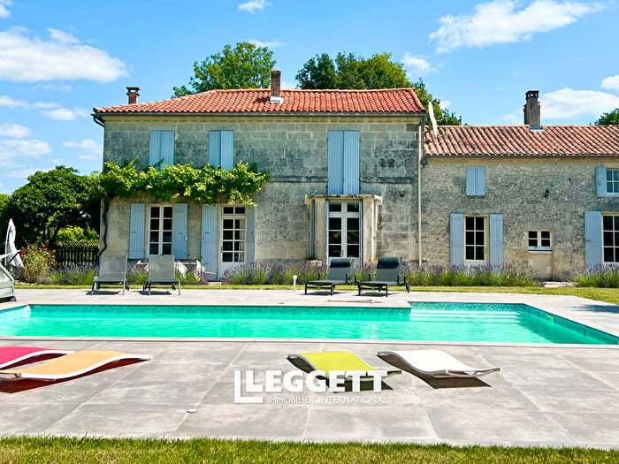 Maison à vendre - Chenac-Saint-Seurin-dUzet - 12 pièces - 7 chambres