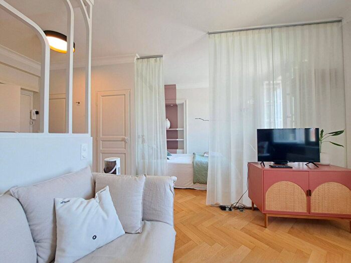 Graslin-Commerce, Nantes : Appartement 1 pièce à louer