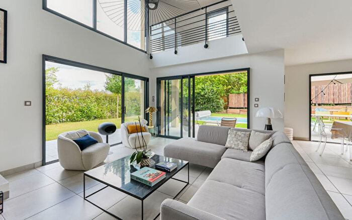 Maison 5 pièces à Charbonnières-les-Bains, à vendre