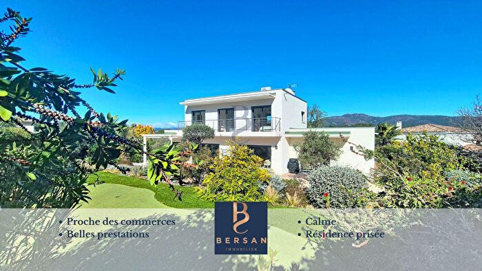 Maison à vendre - Saint-Raphaël - 7 pièces - 4 chambres