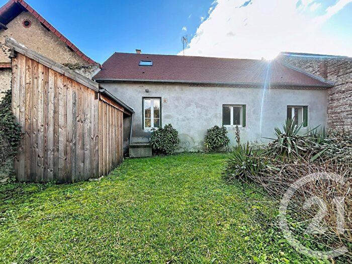 Maison à louer - Bellenaves - 4 pièces - 3 chambres