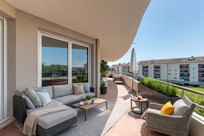 Villeurbanne, Grand Clément : Appartement 5 pièces à vendre