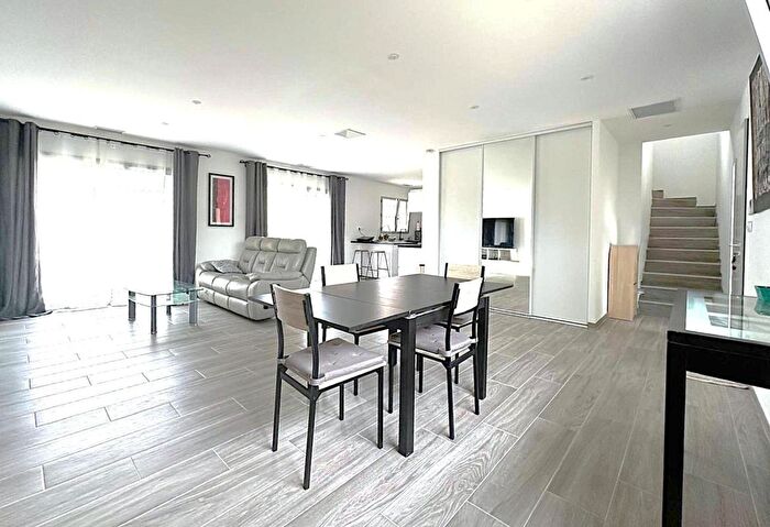 Maison à vendre - Mazan - 6 pièces - 5 chambres