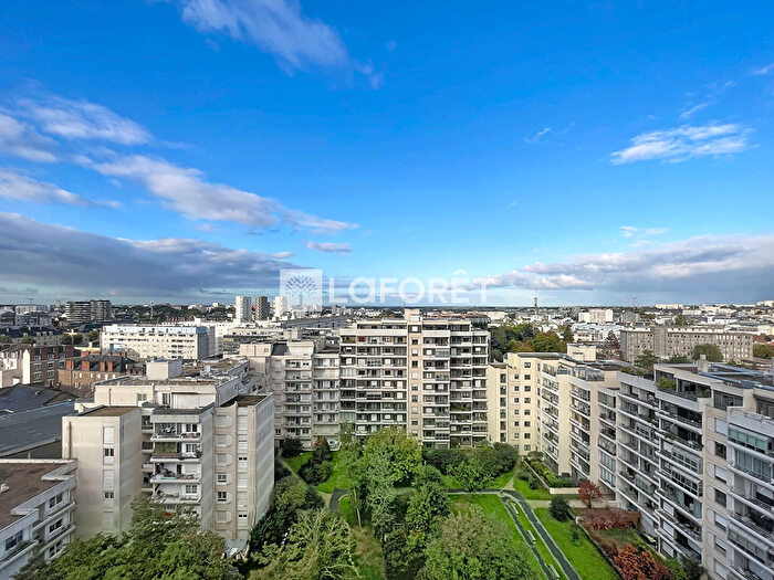 Quartiers Centre, Colombier : Appartement 5 pièces à vendre