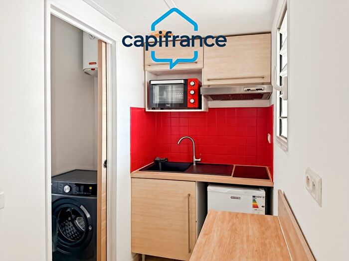 Saint-Denis, Petite-Ile, Bas de la Rivière : Appartement 1 pièce à louer