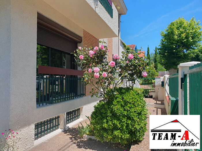 Maisons à vendre et appartements à louer - 1