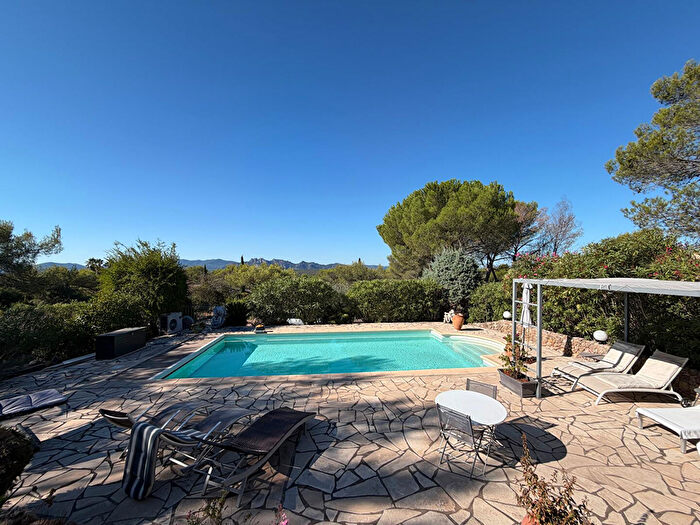Roquebrune-sur-Argens, Golf : Maison 6 pièces à vendre
