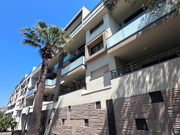 Appartement 4 pièces à vendre - Saint-Raphaël, Plateau Notre-Dame