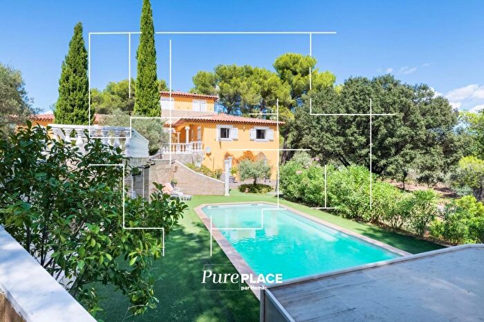 Saint-Mitre-les-Remparts : Maison 6 pièces à vendre