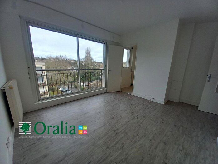Appartement à louer - Seignelay, Châtenay-Malabry - 1 pièce
