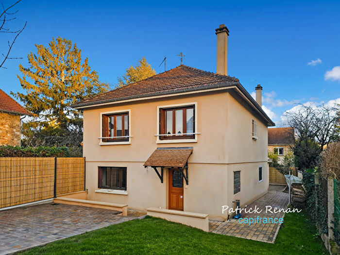 Maison à vendre - Fontenay-le-Fleury, Vieux village - 6 pièces - 4 chambres