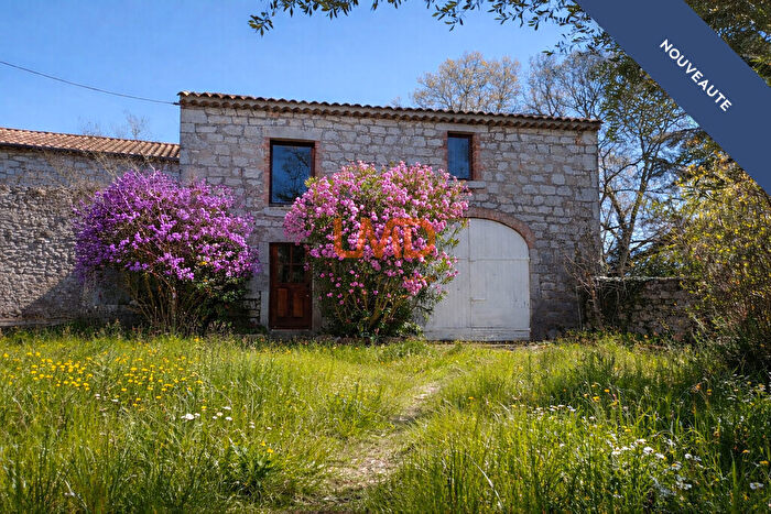 Maison à vendre - Saint-Alban-Auriolles - 8 pièces - 6 chambres