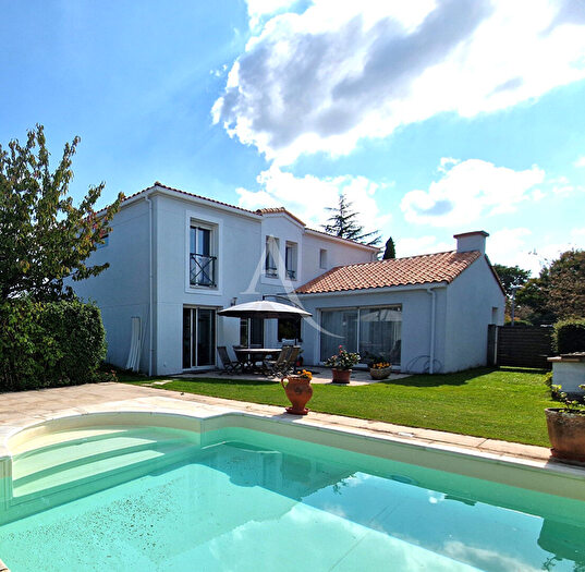 Maison à vendre - Saint-Sébastien-sur-Loire, Ouest - 7 pièces - 6 chambres