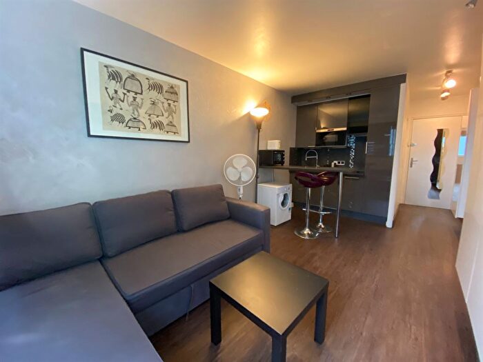 Appartement 1 pièce à Courbevoie, à vendre