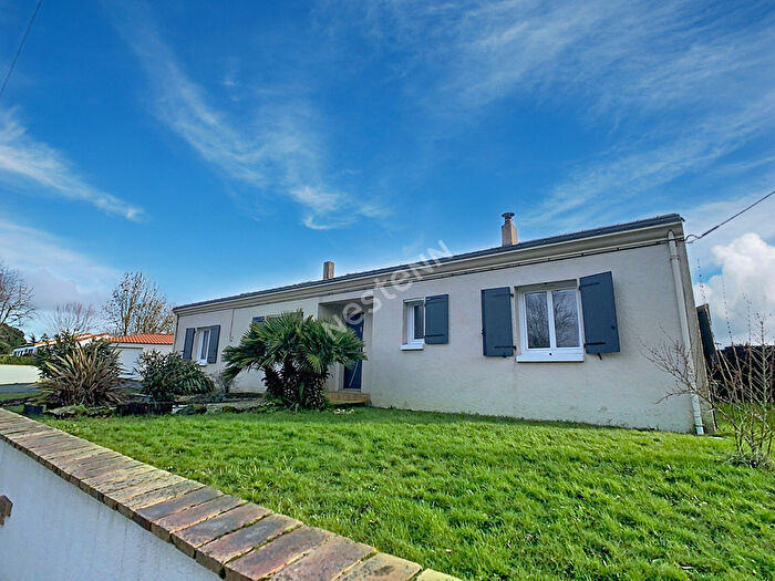 Maison à vendre - Saint-Hilaire-de-Clisson - 5 pièces - 4 chambres