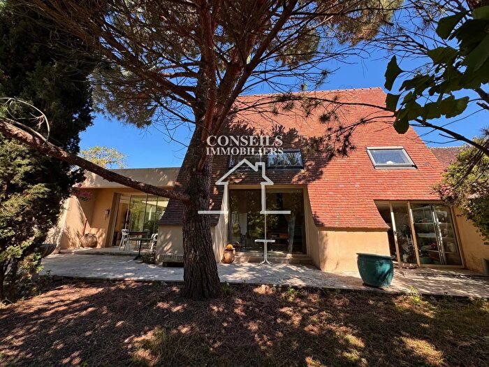 Maison à vendre - Saint-Julien-du-Sault - 8 pièces - 4 chambres