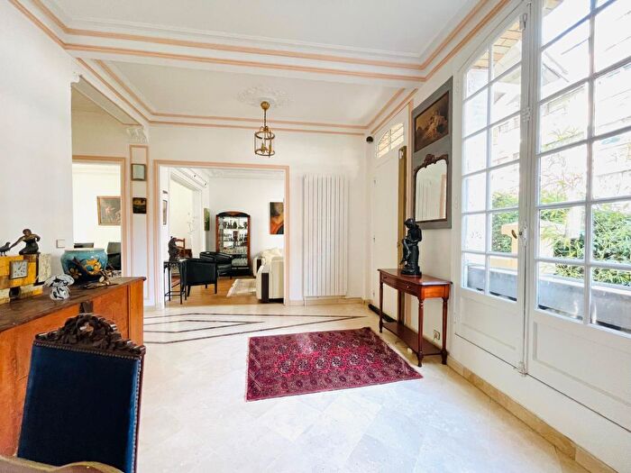 Vincennes, Centre Sud : Appartement 7 pièces à vendre
