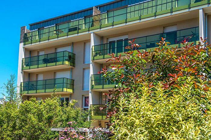 Appartement à louer - Melun, Rive de Seine, Sud - 2 pièces - 1 chambre