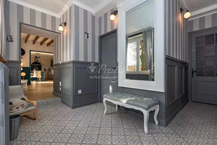 Maison à vendre - Saint-Sorlin-de-Morestel - 7 pièces - 3 chambres