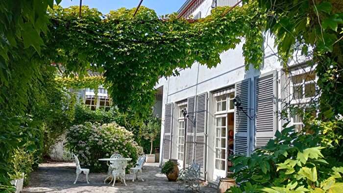 Maison 14 pièces à Nogaro, à vendre