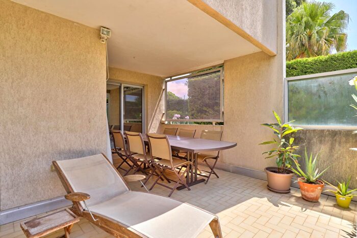 Appartement à louer - Nice, Cimiez - 4 pièces - 3 chambres