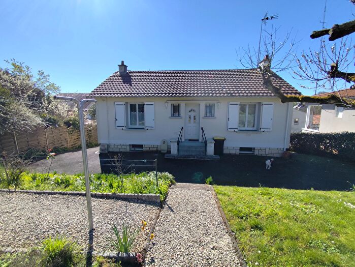 Maison à vendre - Civray - 4 pièces - 2 chambres