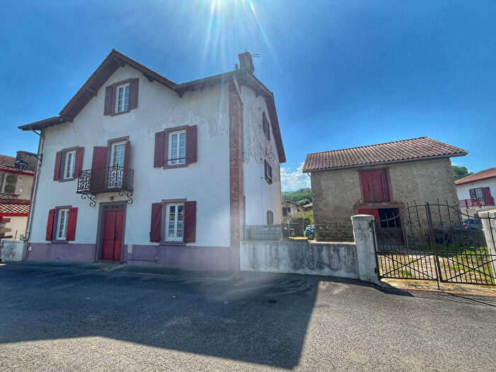 Maison 8 pièces à vendre à Saint-Jean-Pied-de-Port