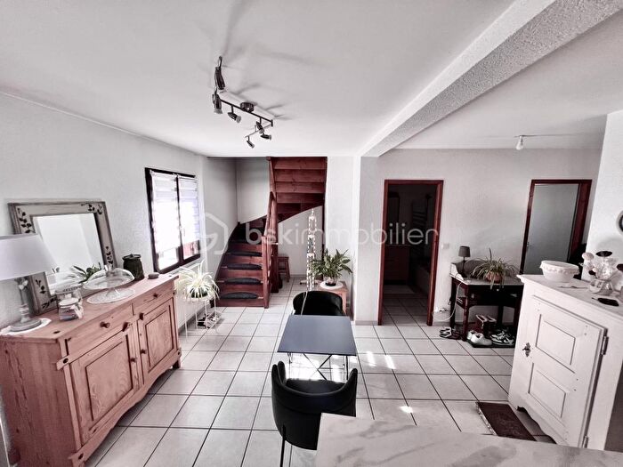 Appartement à vendre - Saint-Jean-de-Maurienne - 3 pièces - 2 chambres