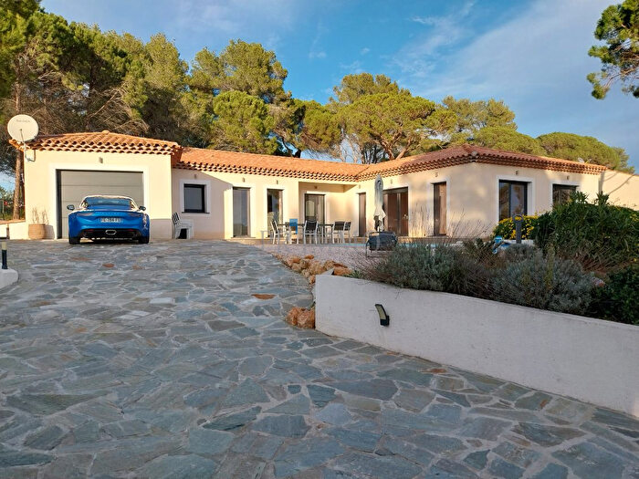 Maison à vendre - Bagnols-en-Forêt - 4 pièces - 3 chambres