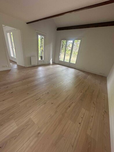 Maison à louer - Ruy-Montceau - 5 pièces - 4 chambres