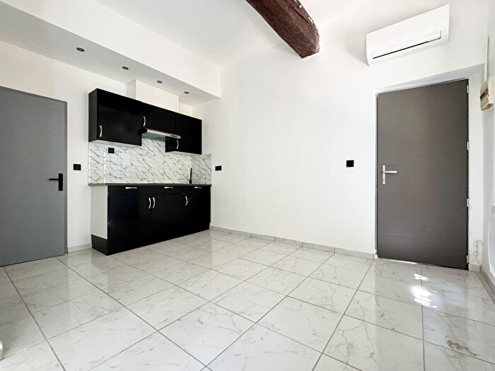 Appartement à louer - Nîmes, Gambetta - 2 pièces - 1 chambre