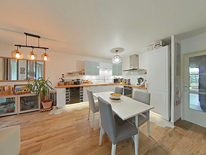 Appartement à vendre - Fontenay-le-Fleury, Soleil Levant - 4 pièces - 2 chambres