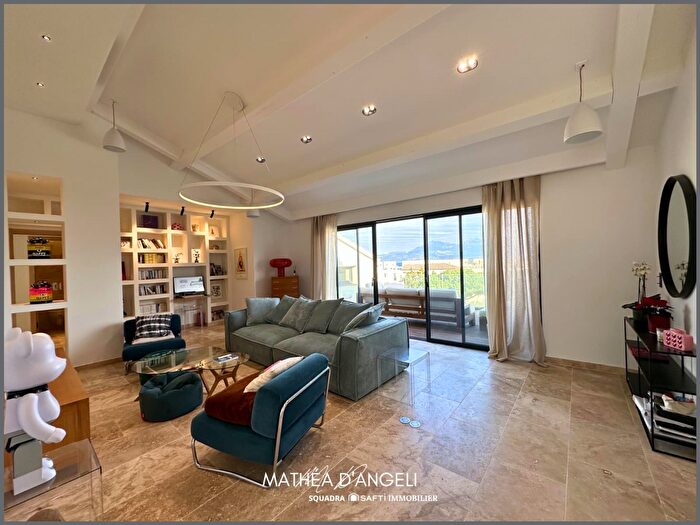 Appartement à vendre - Calvi - 4 pièces - 3 chambres