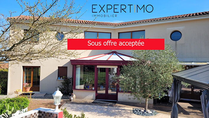 Maison à vendre - Chasseneuil-du-Poitou - 7 pièces - 4 chambres