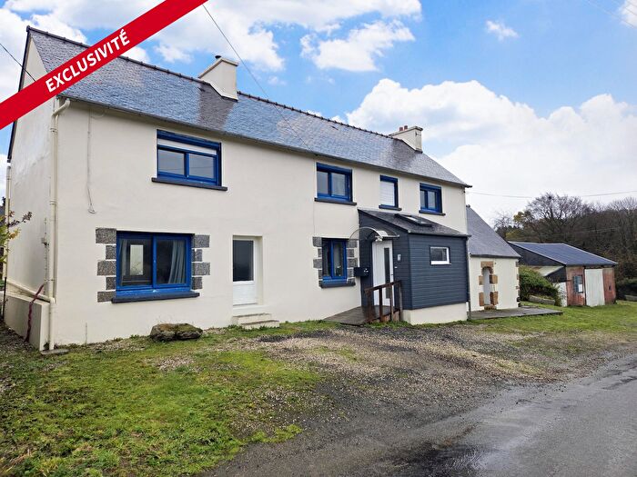 Maison à vendre - Louargat - 8 pièces - 5 chambres