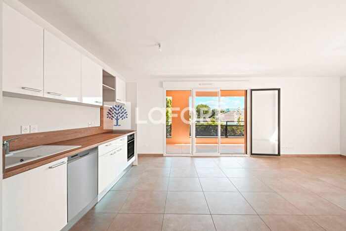 Appartement à vendre - Bourgoin-Jallieu - 4 pièces - 3 chambres