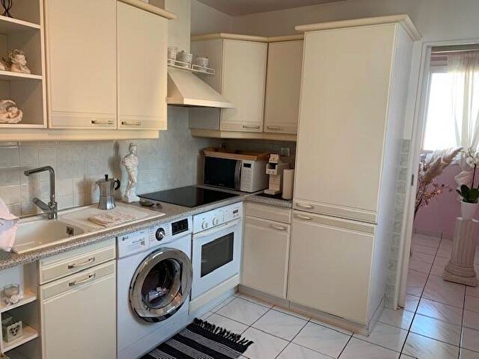 Appartement à louer - Les Mortes-LOratoire-Les Contamines, Domène - 3 pièces - 2 chambres