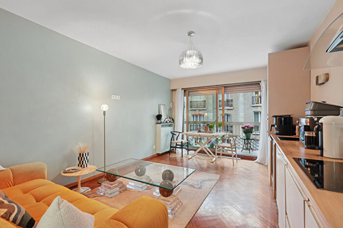 Appartement 3 pièces à Paris 16ème, Passy, Maison de la Radio, Muette-Sud, à vendre