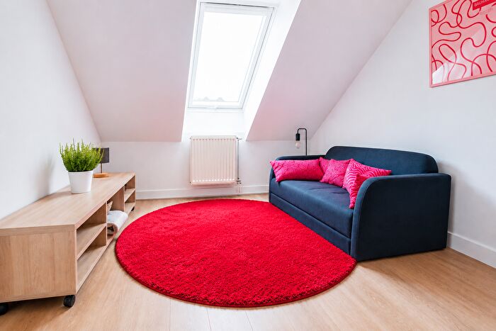 Appartement 2 pièces à louer à La Garenne-Colombes, Centre Nord, Gare, Mairie