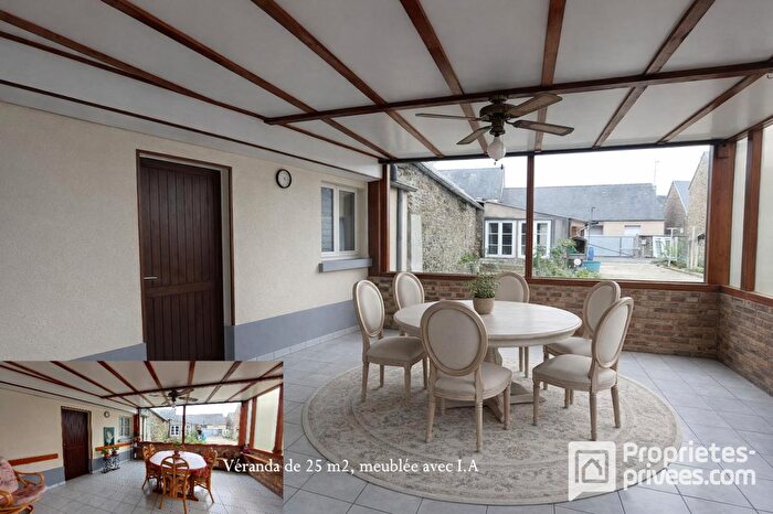 Maison à vendre - Saint-Hilaire-du-Harcouët - 6 pièces - 5 chambres