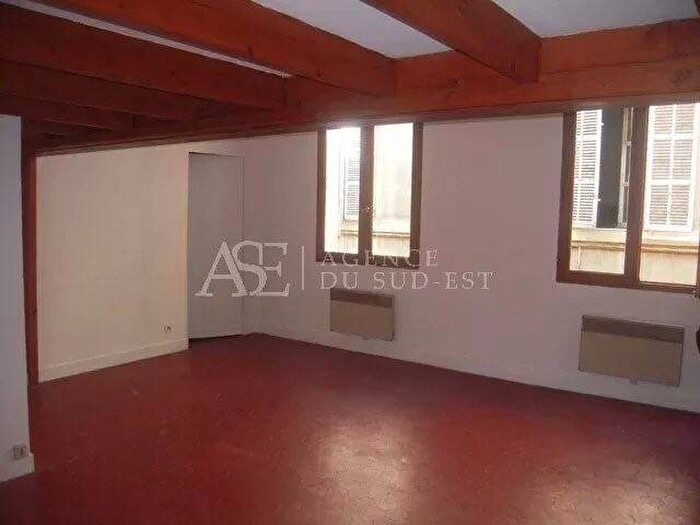 Appartement à louer - Centre Ville, Aix-en-Provence - 1 pièce