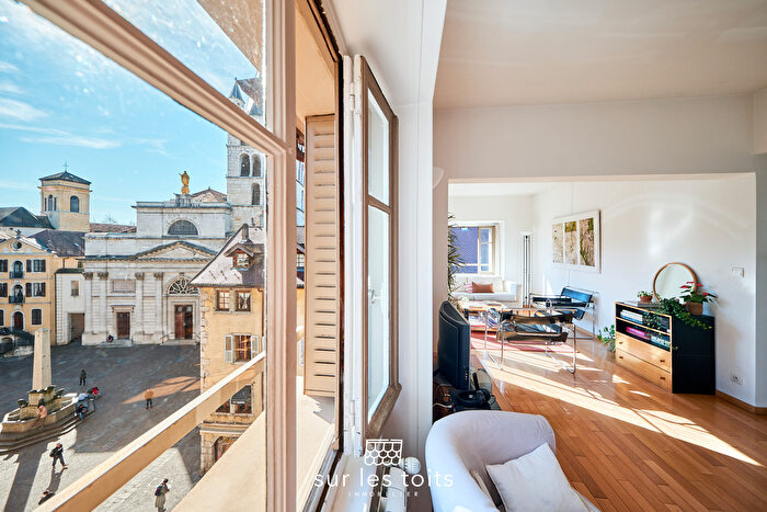 Appartement à vendre - Annecy, Centre-ville, Vieille ville, Marquisats - 3 pièces - 1 chambre