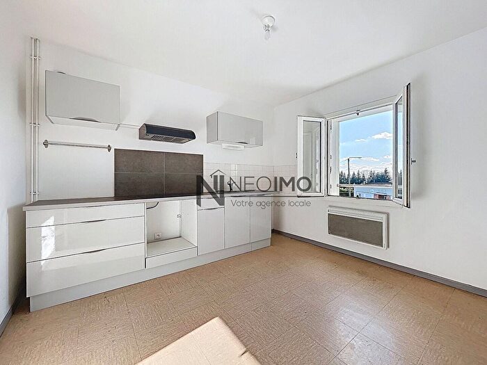 Appartement à louer - Clefmont - 4 pièces - 3 chambres