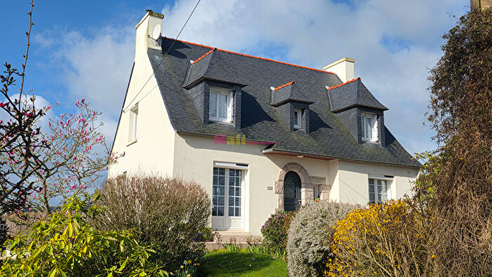 Maison à vendre - Ploudaniel - 6 pièces - 4 chambres