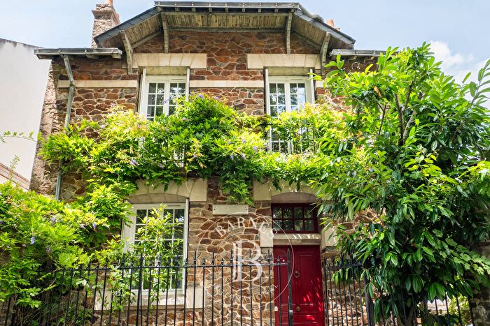 Nantes, Saint-Clément, Jardin des plantes, Caserne Lamoricière : Maison 6 pièces à vendre
