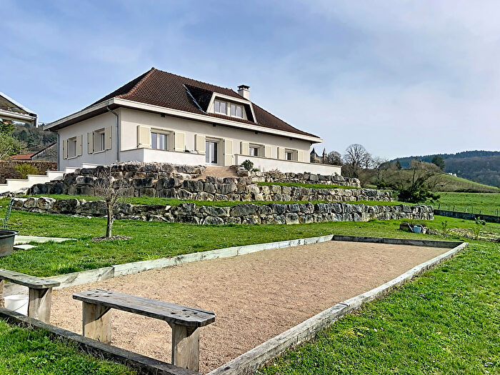 Maison à vendre - Saint-Jean-le-Vieux - 4 pièces - 3 chambres