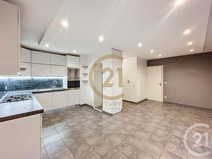 Appartement à louer - Vénissieux, Max Barel, Charreard - 3 pièces - 2 chambres